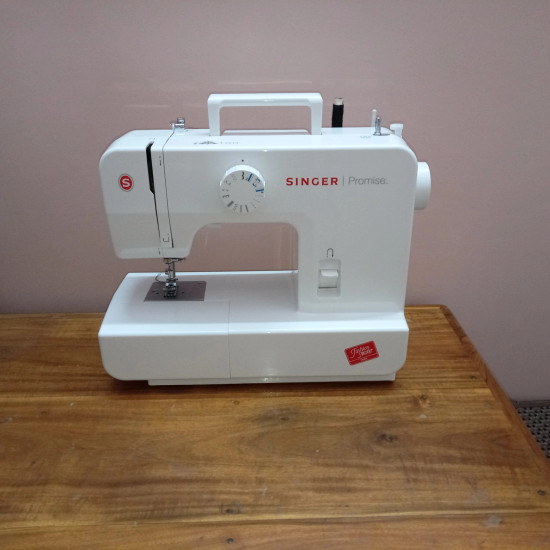 Singer Fm 1408 Promise Electric Sewing Machine Reviews Latest Review of Singer Fm 1408 Promise Electric Sewing Machine Price in India Flipkart