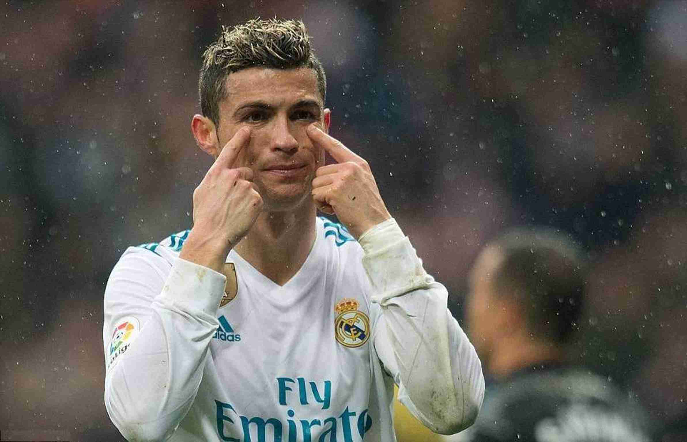 Cristiano Ronaldo - Soccer player HD Wallpaper Wall Poster Multicolo ...