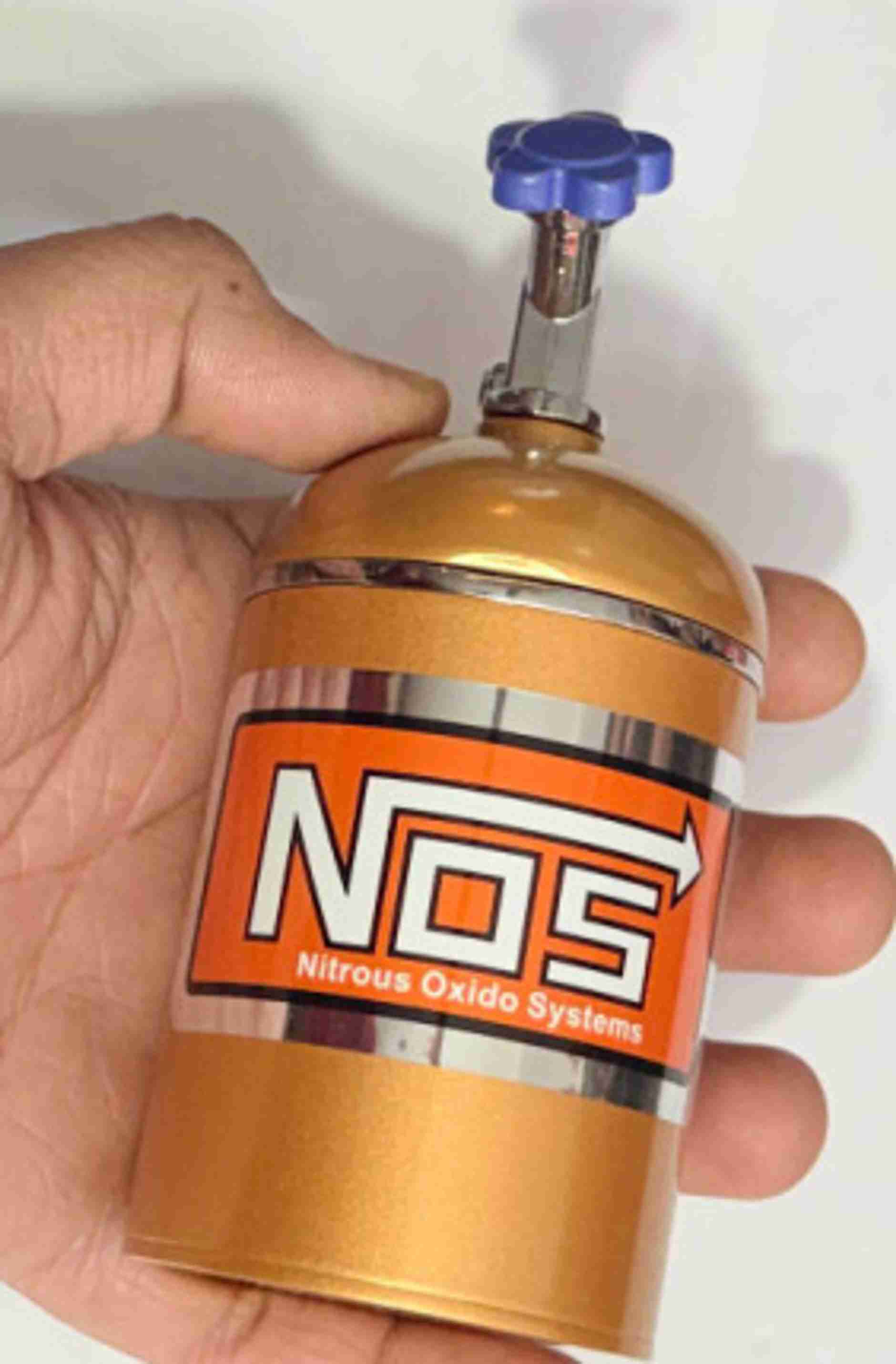 AUTO MT Universal Golden Car NOS Ashtray Smell Proof Smokeless for Car ...