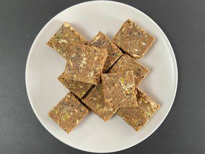 The Paratha & Ready Bites Premium Gujarati METHI PAK Box Price in India ...