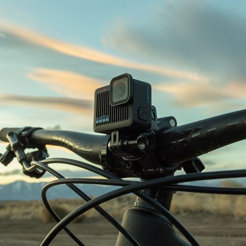 GoPro HERO Compact Waterproof with 4K Ultra HD Video, Touch Screen ...