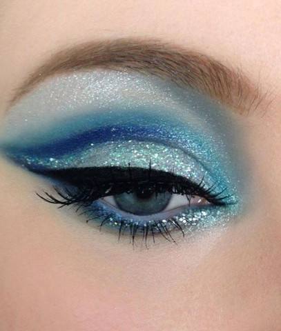 blue glitter makeup