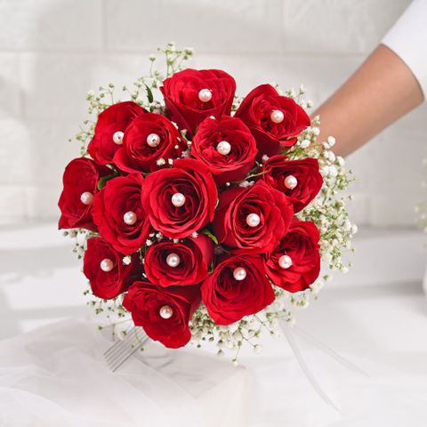 Floweraura Fresh Red Rose Bouquets Price in India - Buy Floweraura ...