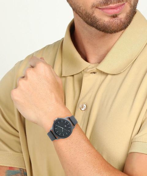 Fastrack 38024PP25 Fastrack Tees Black Dial Black Silicone Strap Unisex ...