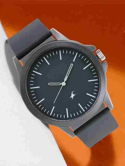 Fastrack 38024PP25 Fastrack Tees Black Dial Black Silicone Strap Unisex ...