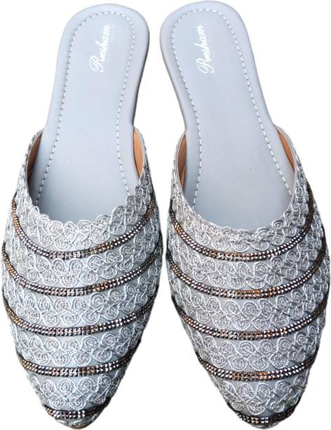 Punjabi Jutti - Buy Punjabi Jutti online at Best Prices in India ...