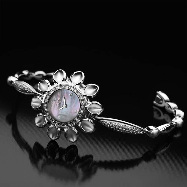 Titan Watches For Ladies - Buy Titan Watches For Ladies online at Best ...