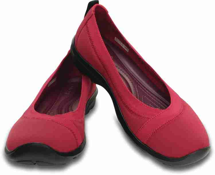 Crocs busy day stretch flat store
