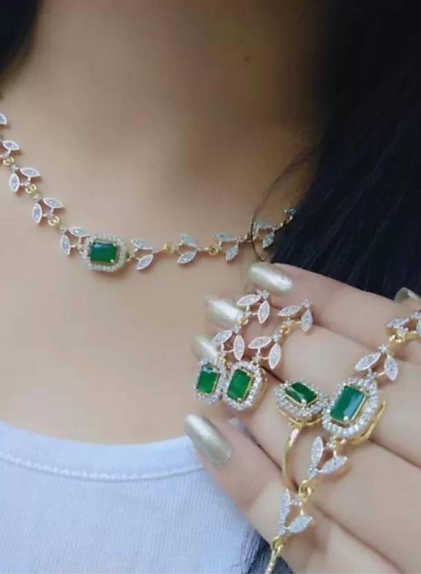 Pihoo Enterprise Brass Green Jewellery Set Price in India - Buy Pihoo ...