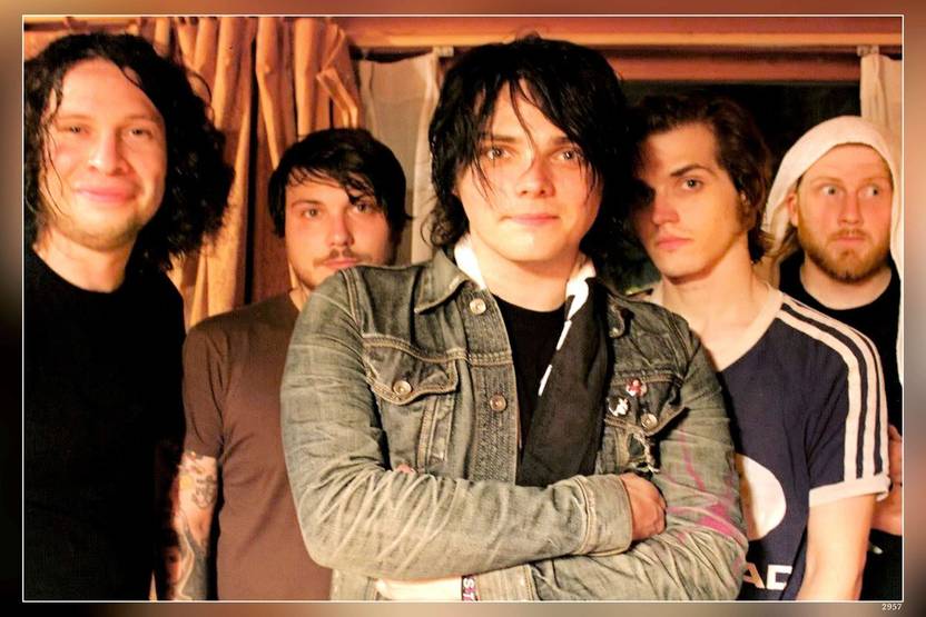 My Chemical Romance Mcr Gerard Way Frank Iero Mikey Way Ray Toro Bob ...