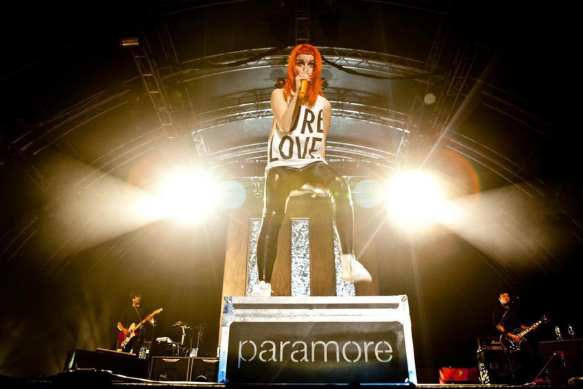 Wallpaper Love Paramore