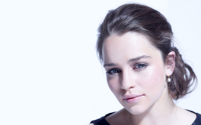 Emilia Clarke Eyes