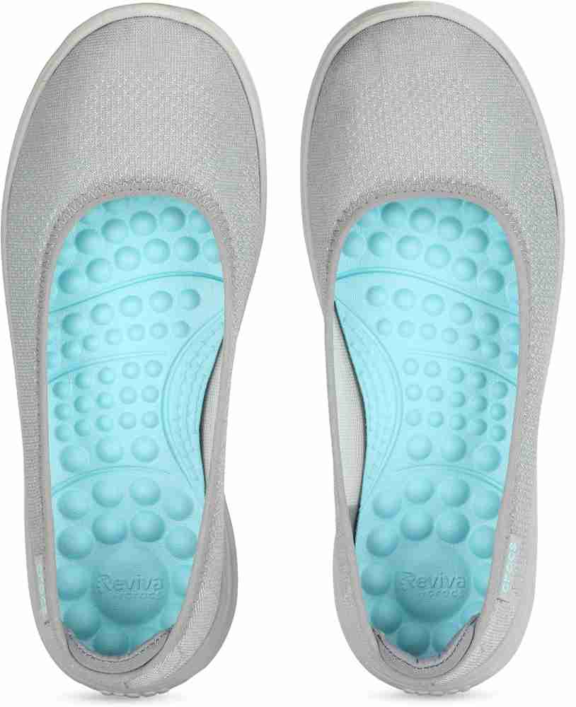 Crocs reviva flat store