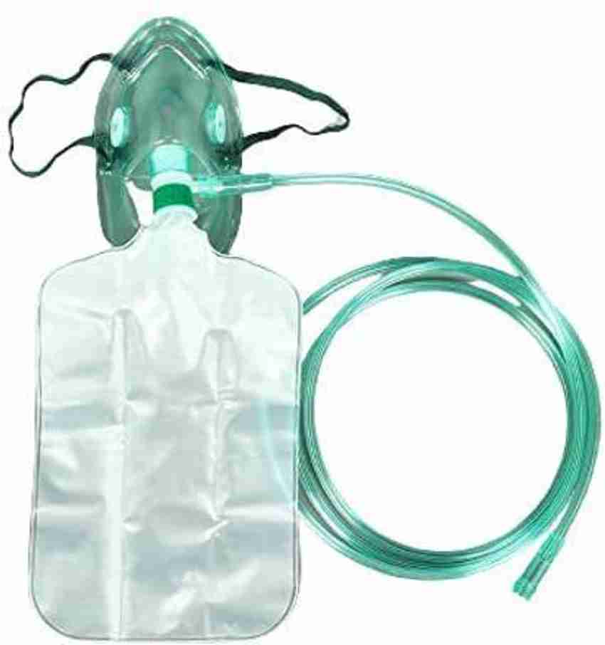 Oxygen mask with reservoir store