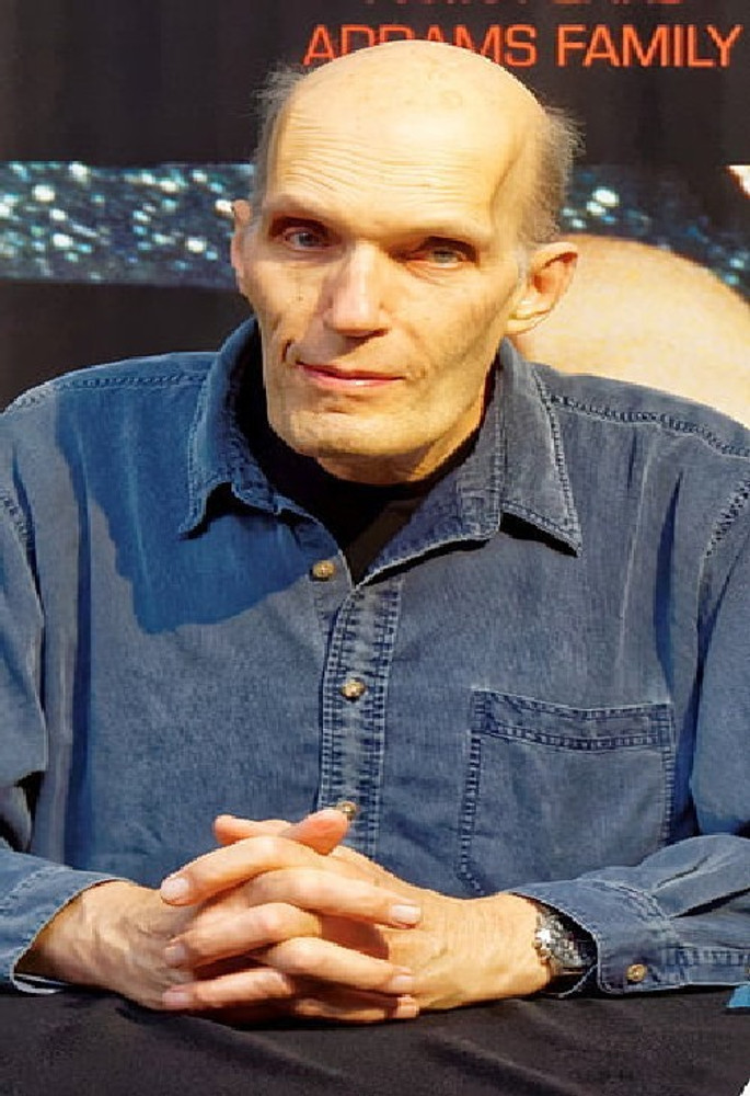 Carel Struycken Se Tambalea Its Lurch From Adams Family 😱