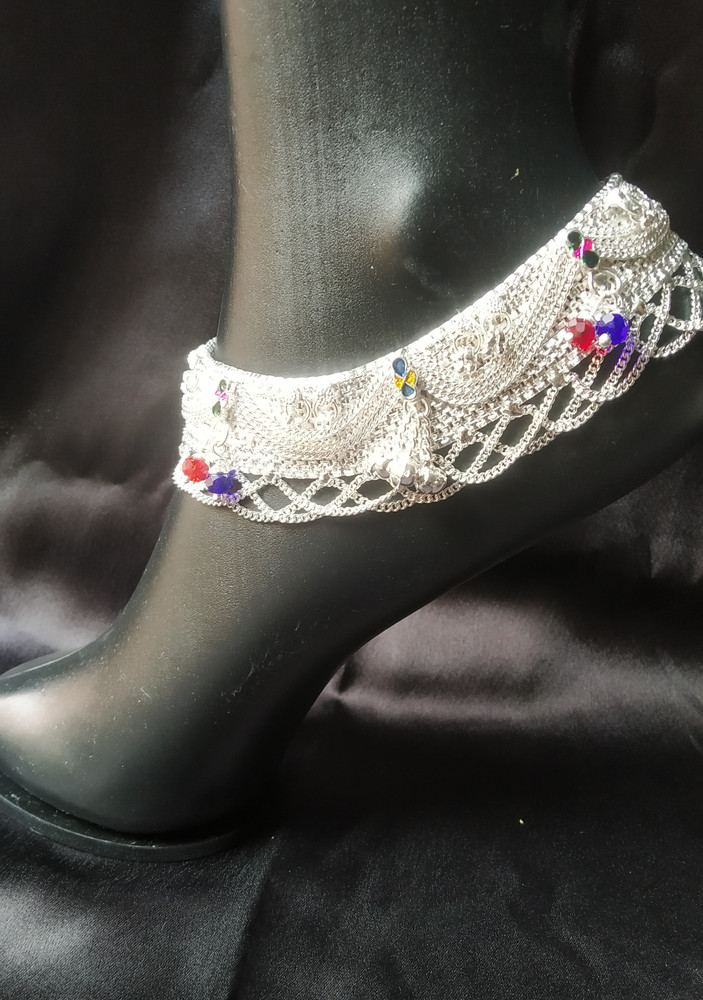 Broad anklet store