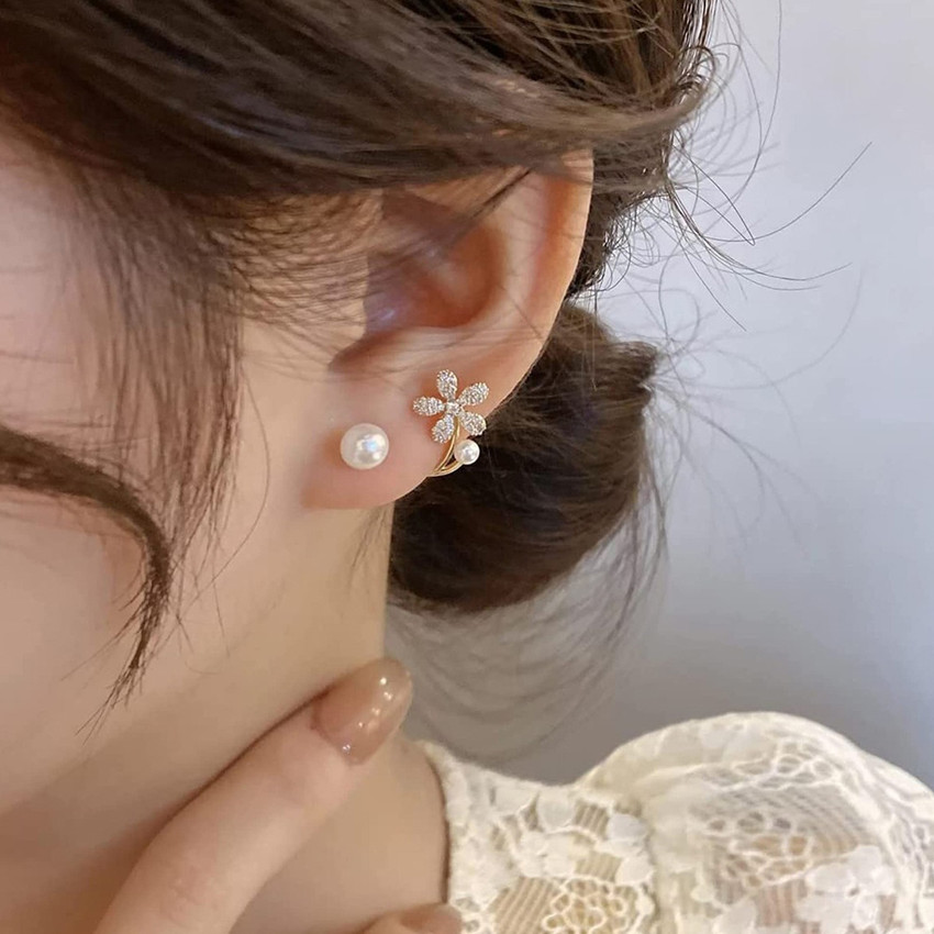 Beautiful earrings studs store