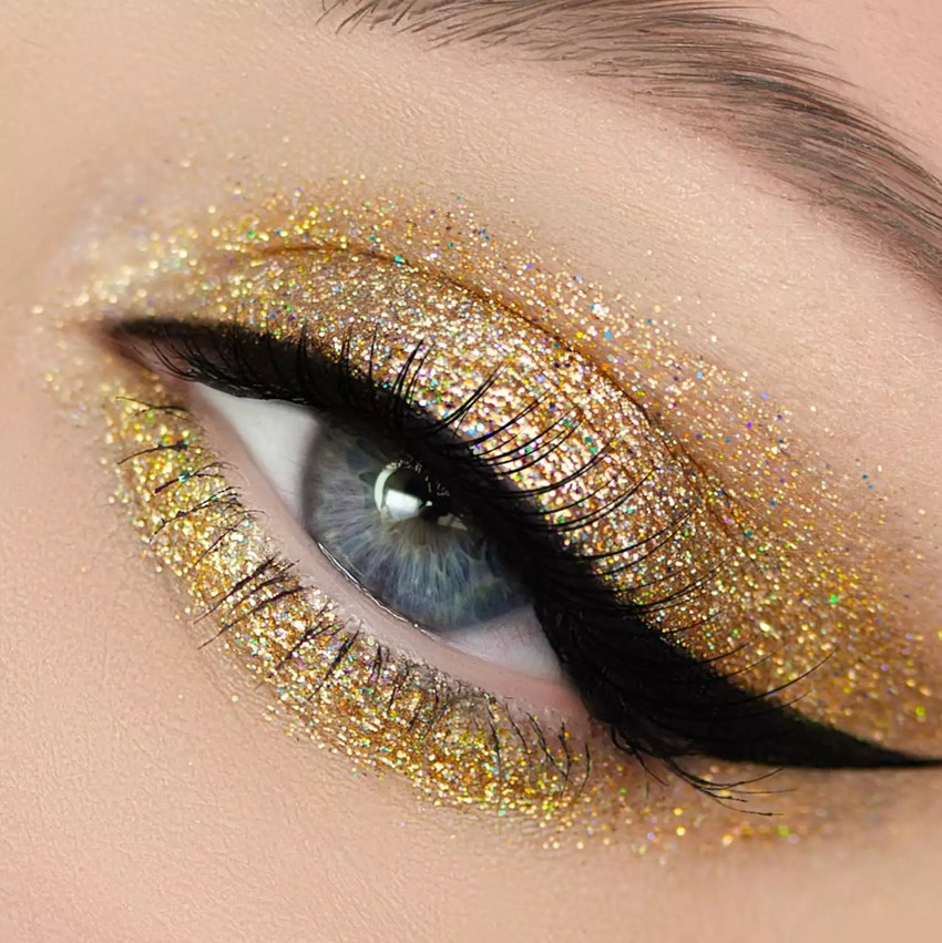 BLUEMERMAID Long Lasting 16 color glitter eye shadow High sparkle glitter eye makeup palette 25 g Price in India Buy BLUEMERMAID Long Lasting 16 color glitter eye shadow High sparkle glitter