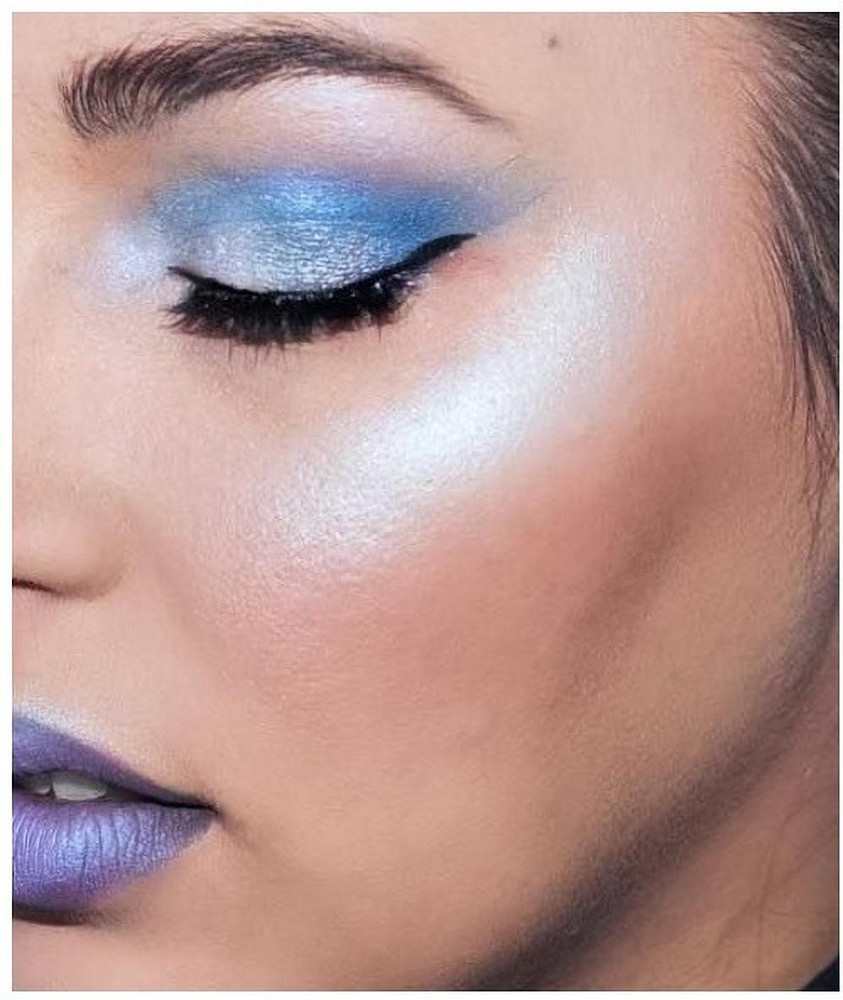 Blue face highlighter store
