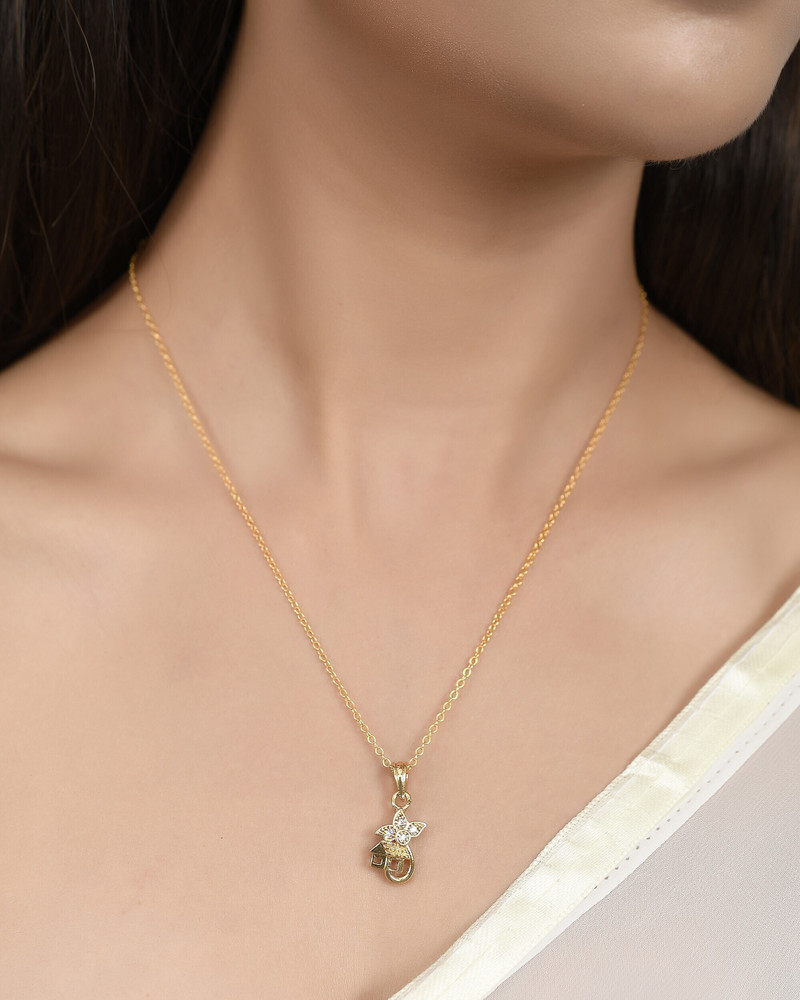 Gold locket for girlfriend store