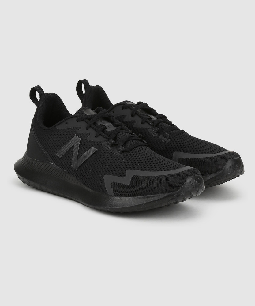 New balance ryval run store