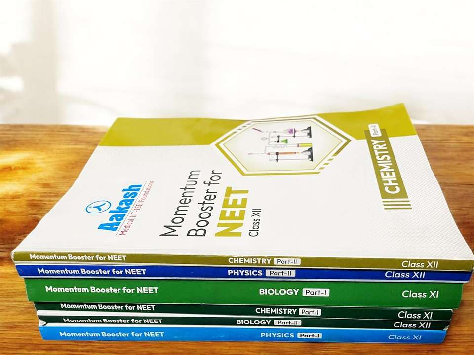Aakash Momentum Booster For NEET 2025 | Class 11 & 12 | Set Of 6 Books ...