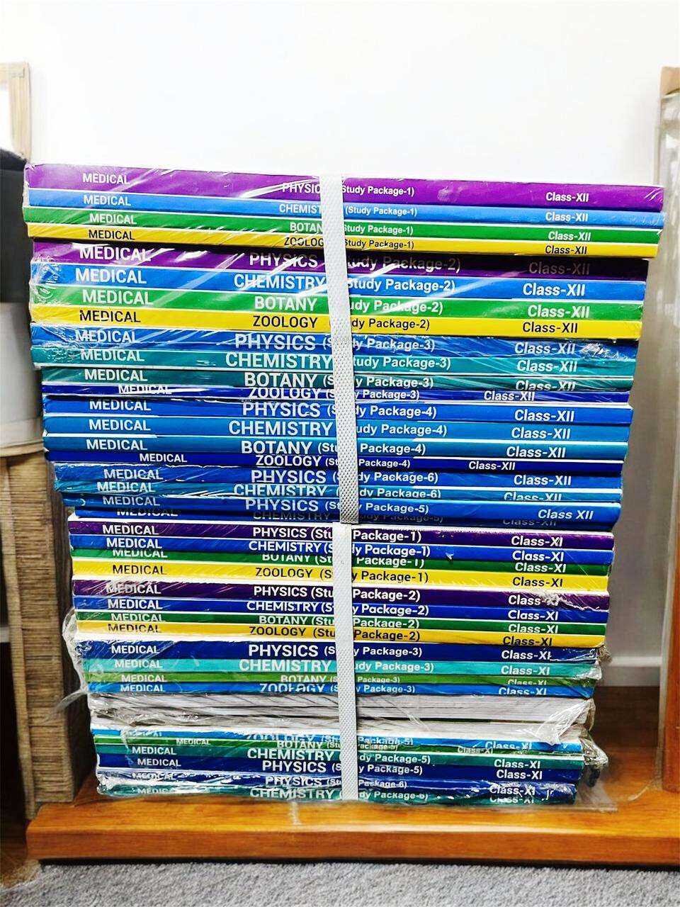 Aakash BYJU’S NEET 2026 Complete Study Material (Set Of 42 Books) – Class 11 & 12 | Physics ...