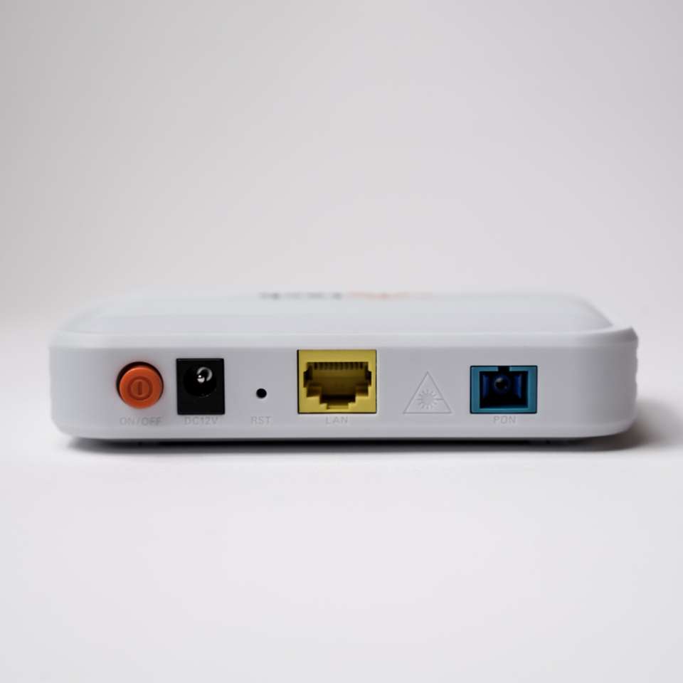 Syrotech XPON (EPON + GPON) ONU Modem for Fiber Broadband Connection ...
