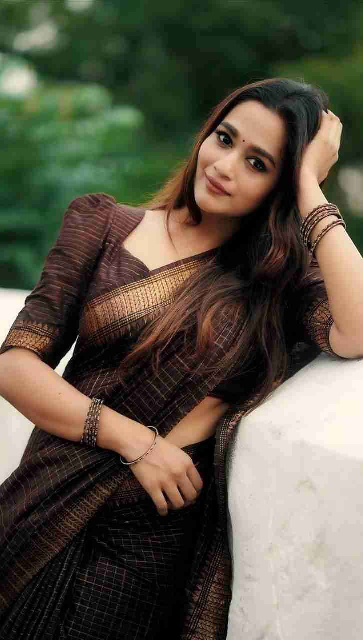 Buy EthinicSpecial Dyed, Woven, Temple Border, Checkered Kasavu Silk ...