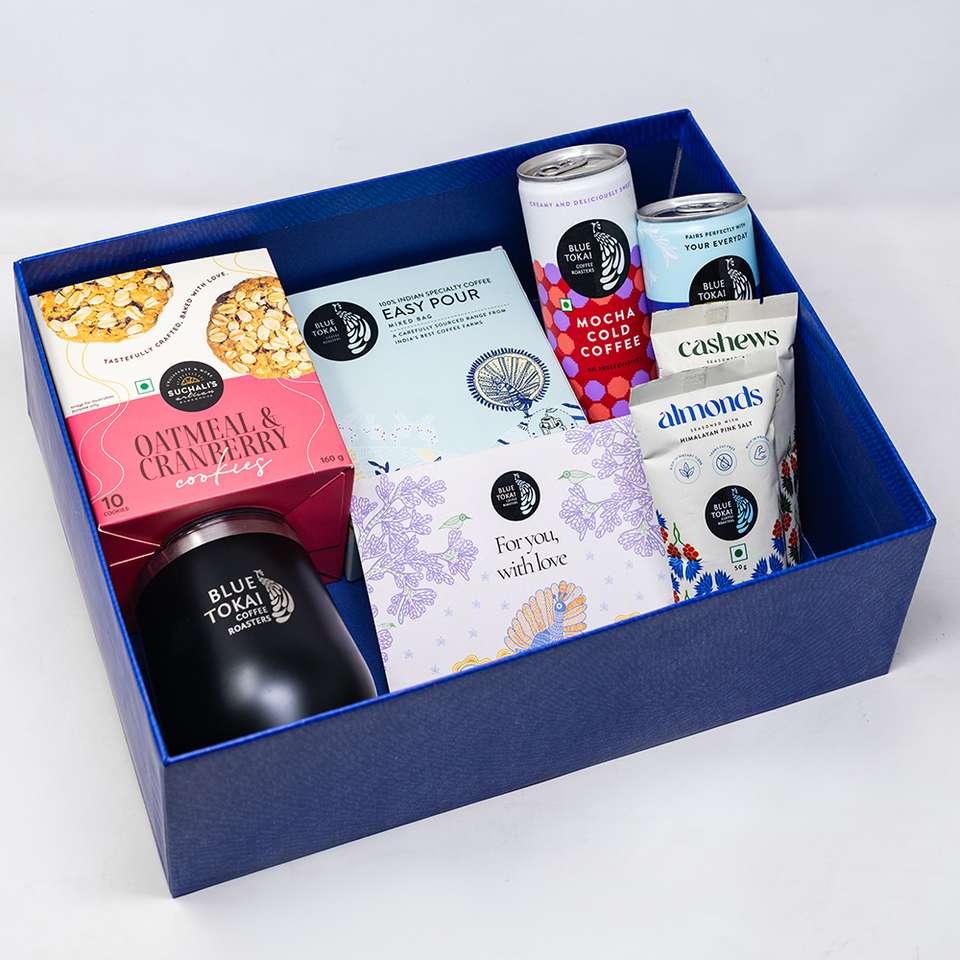Blue Tokai Coffee Roasters Premium Gift Hamper|Cookies, Snacks, Coffee ...